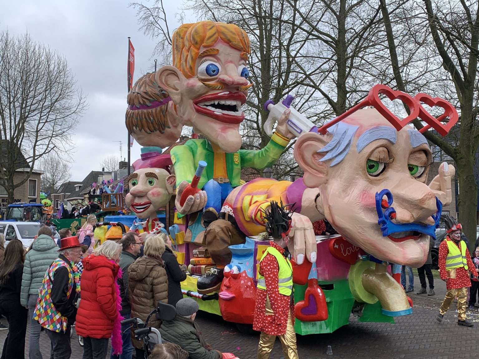 Uitslag en fotoreportage bruisende Carnavalsoptocht - Hallo Losser