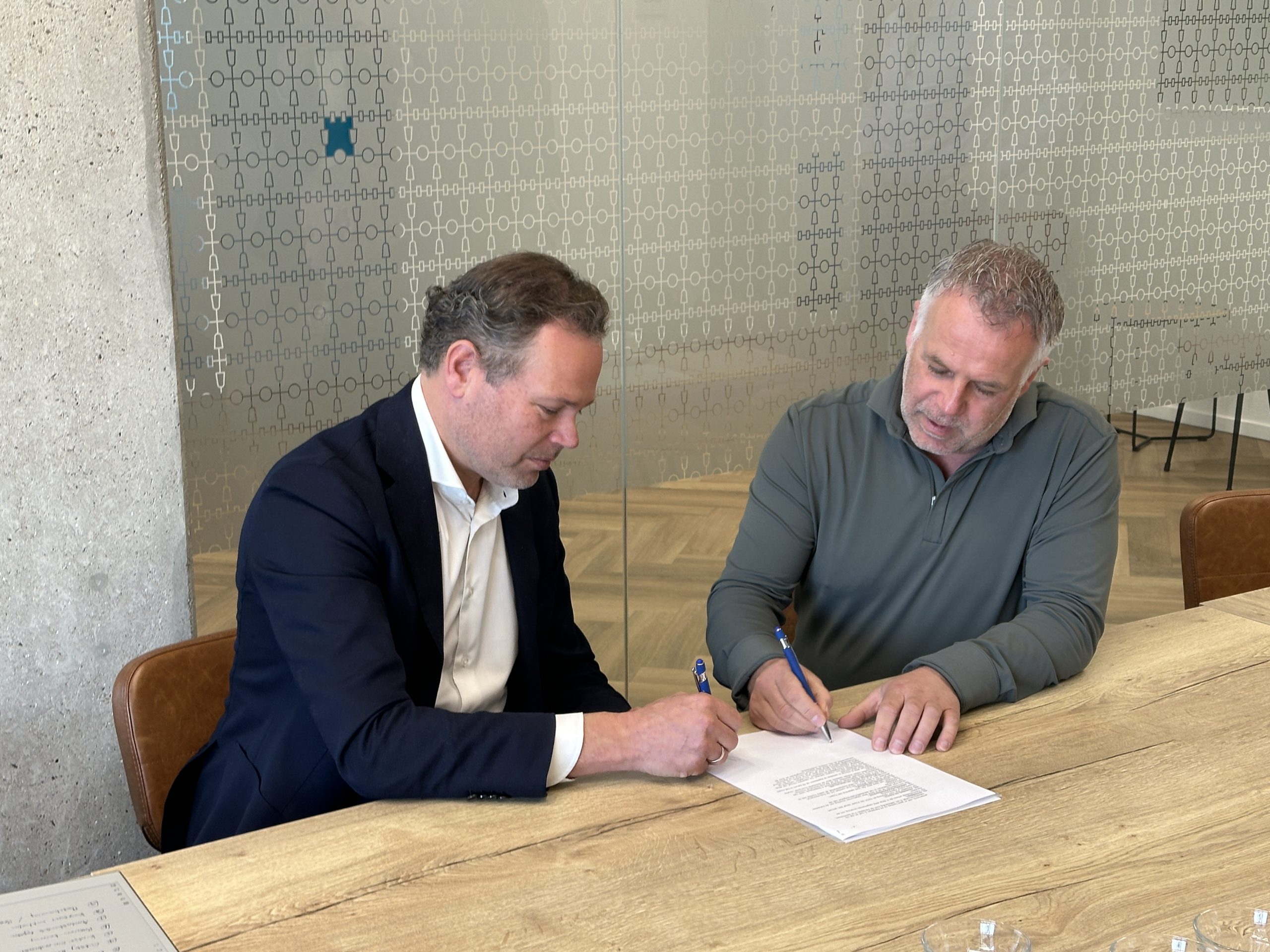 Hoveniers- en Bestratingsbedrijf F. Vije wordt onderdeel van De Eijk ...