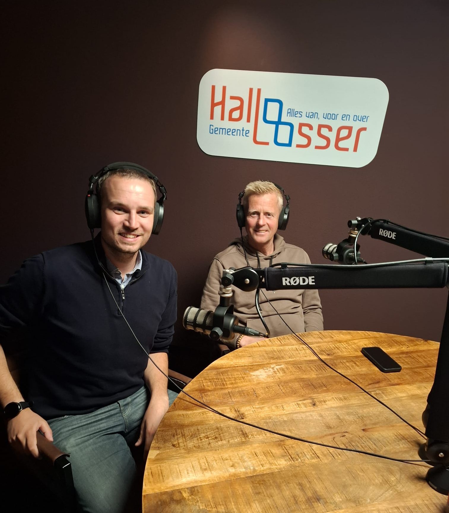 Podcast: Van mythisch wezen tot dorpsicoon: de Hellehond verbindt jong ...